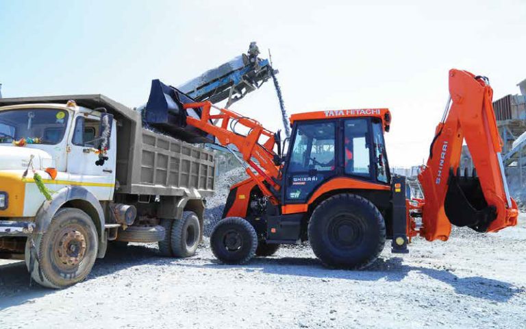 Backhoe vs Excavator - Which is Better for Construction? | Tata Hitachi