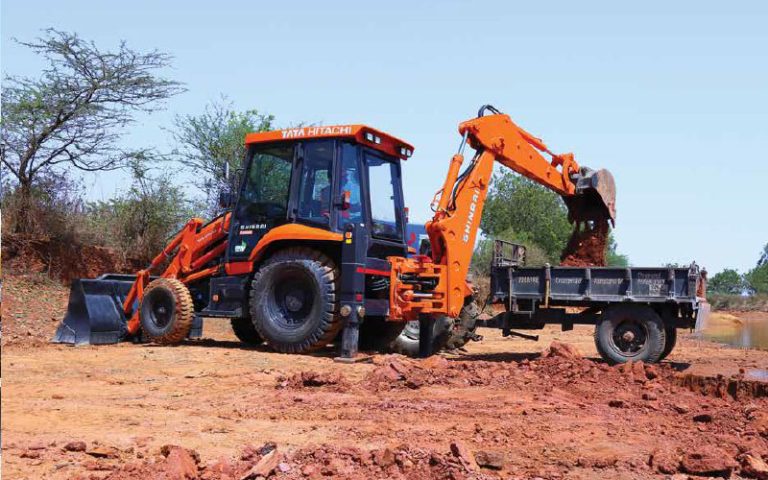 Backhoe vs Excavator - Which is Better for Construction? | Tata Hitachi