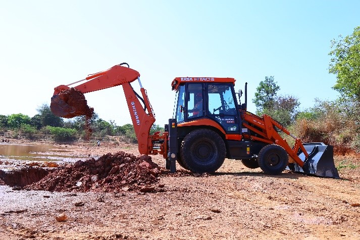 How to Operate an Backhoe Loader with their Safety Tips | Tata Hitachi