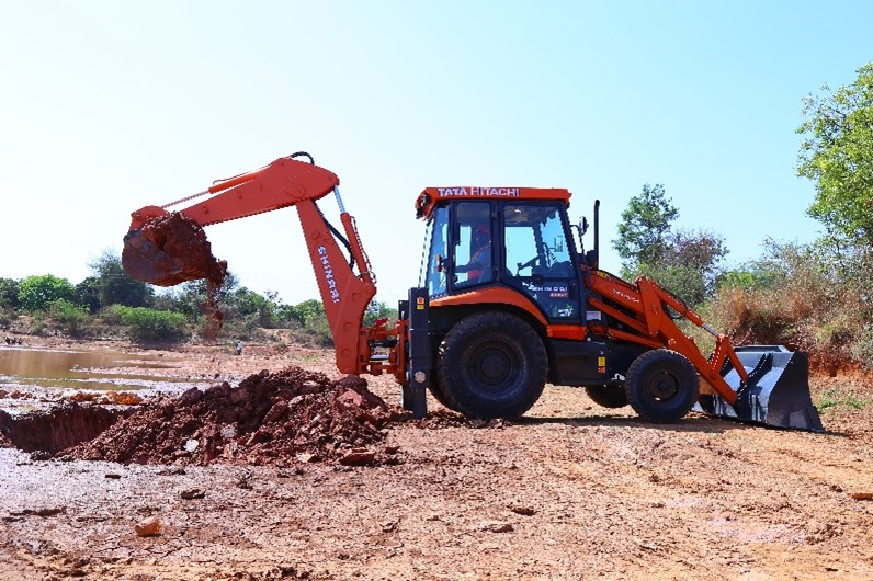 Wheel Loader Vs Backhoe: Know the Differences & Suitability | Tata Hitachi